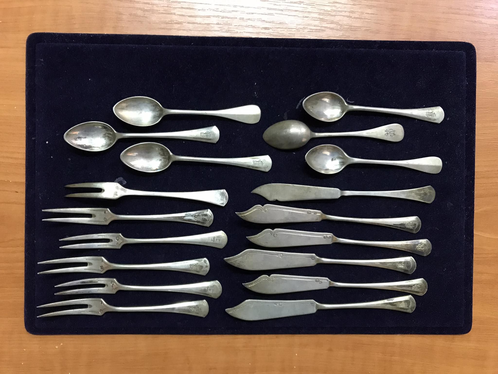 Stříbrné dezertní příbory sada 6ks lžičky vidličky nože Ag800 rok 1900-1920 punc FN | Zlatnictví.net